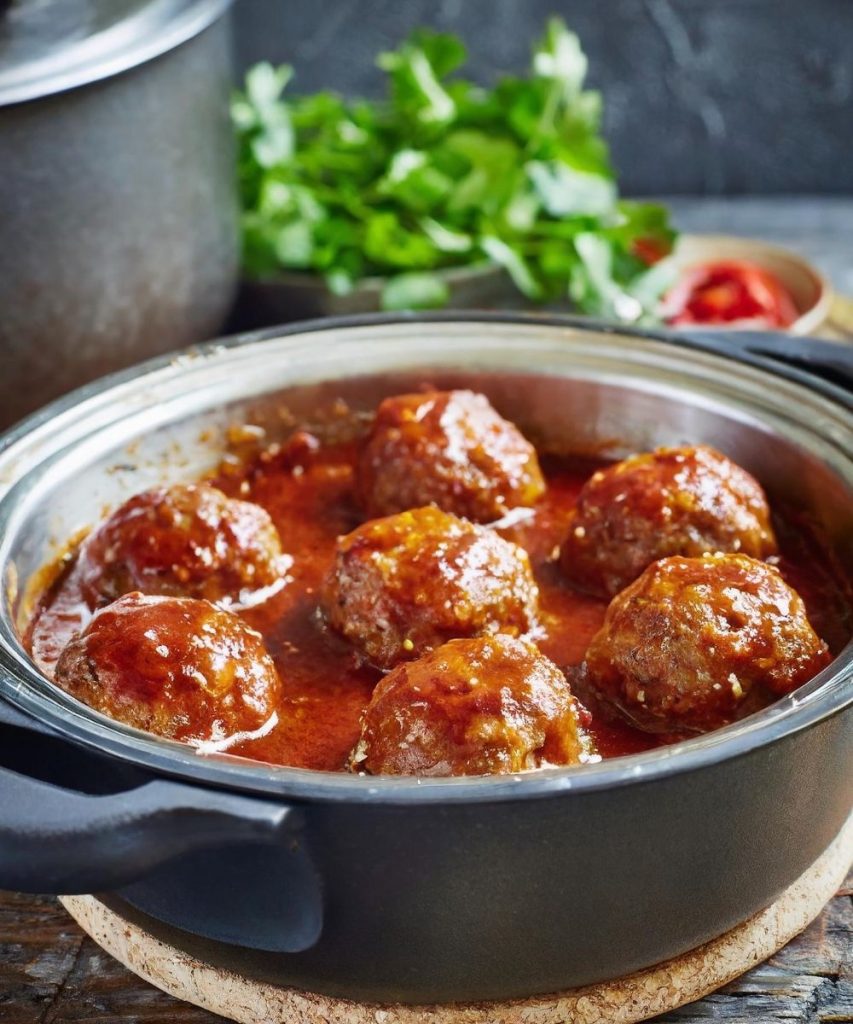 Easy Slow Cooker Meatballs Recipe - CYSSERO