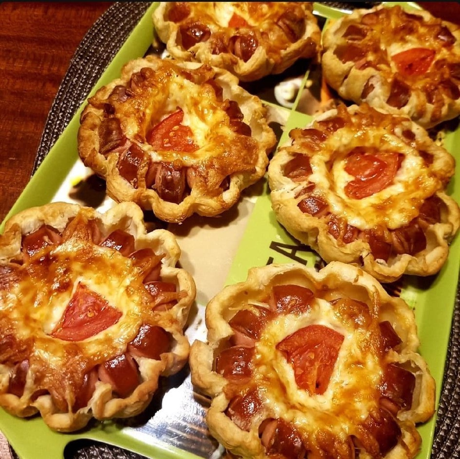 Wiener Pies Flowers - CYSSERO