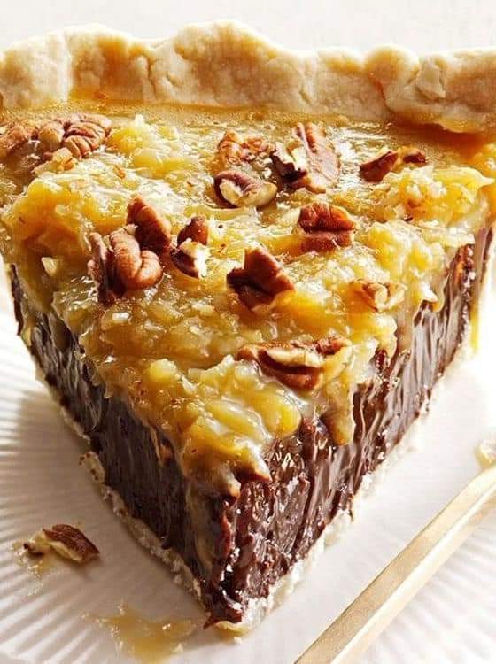 German Chocolate Pie Recipe - CYSSERO