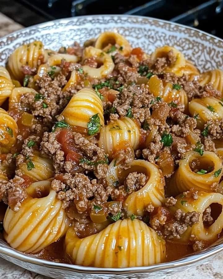 Recipe for Shell Pasta with Meat Sauce - CYSSERO
