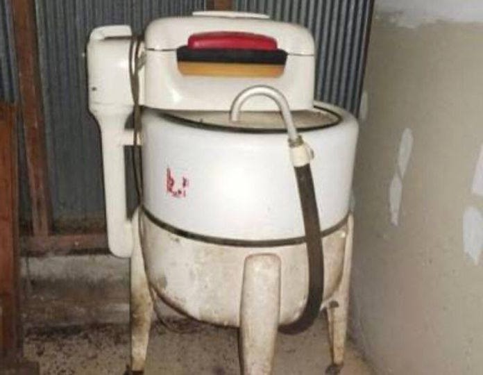 The Evolution of Washing Machines: A Look at the Iconic Wringer Washer ...
