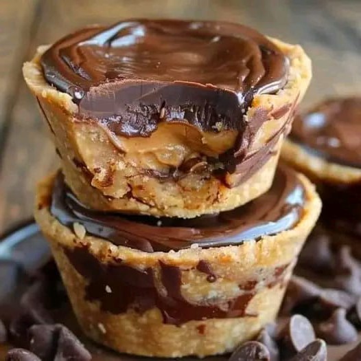 Gourmet Chocolate Peanut Butter Cups - CYSSERO