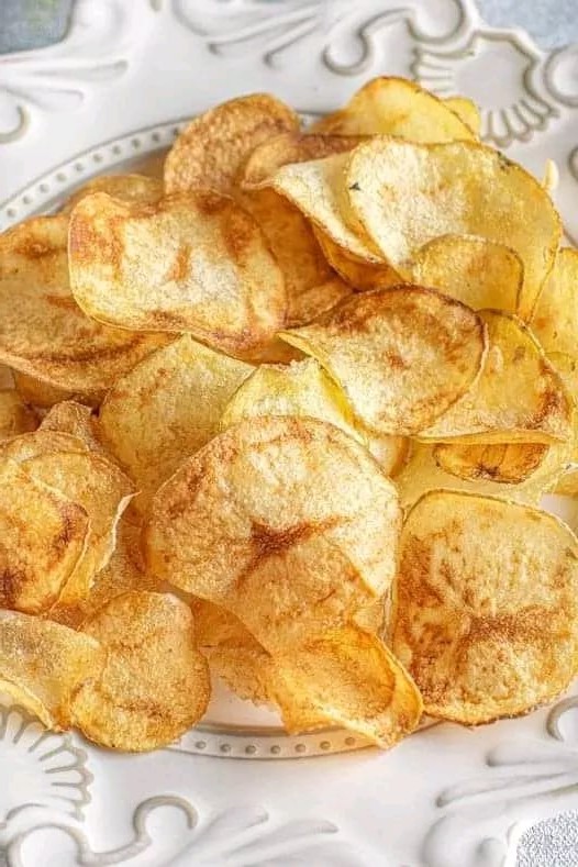 "Crispy Homemade Potato Chips" - CYSSERO