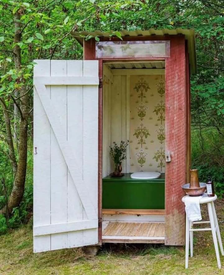 The Charm of Rustic Outdoor Toilets: A Step Back in Time - CYSSERO