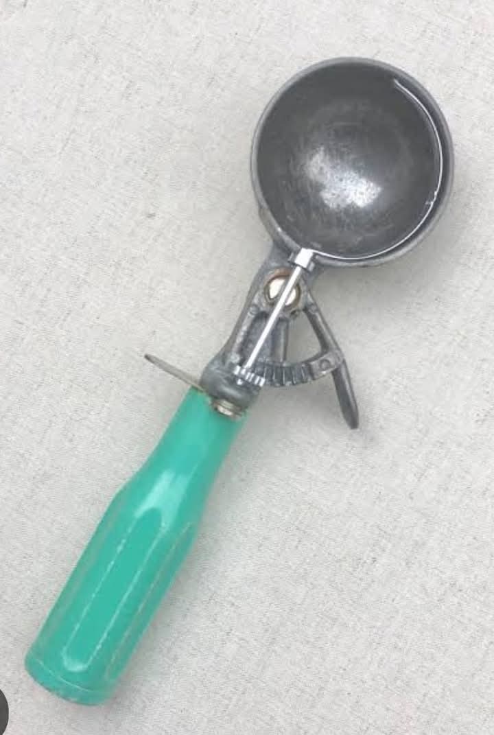 The Evolution of the Ice Cream Scoop - CYSSERO