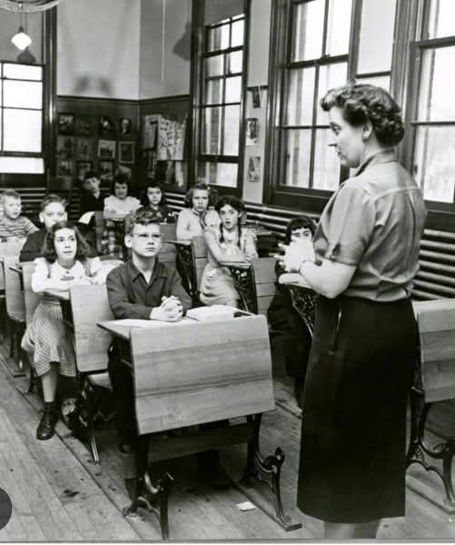 The Evolution of Education: A Look Back at Traditional Classrooms - CYSSERO