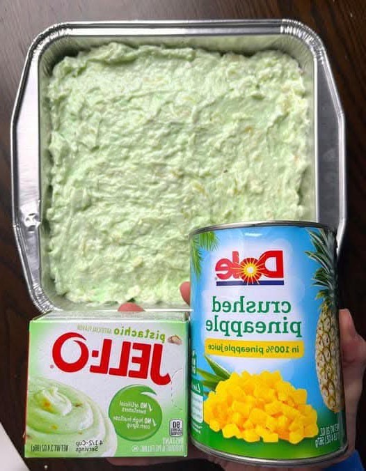 Classic Watergate Salad – A Creamy Pistachio Pineapple Delight - CYSSERO