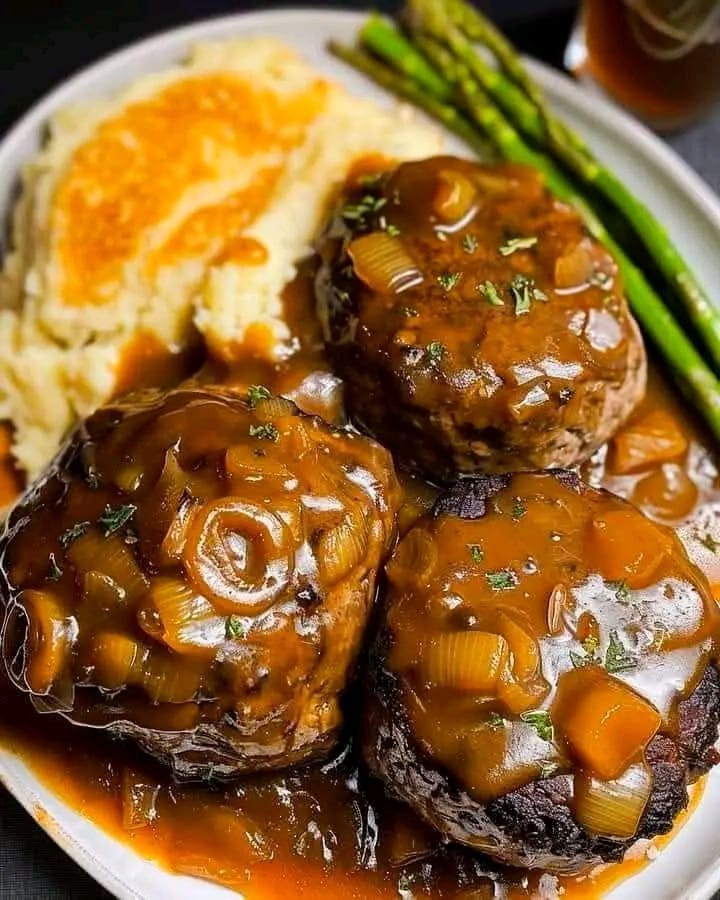 Salisbury Steak with Onion Gravy and Mashed Potatoes - CYSSERO