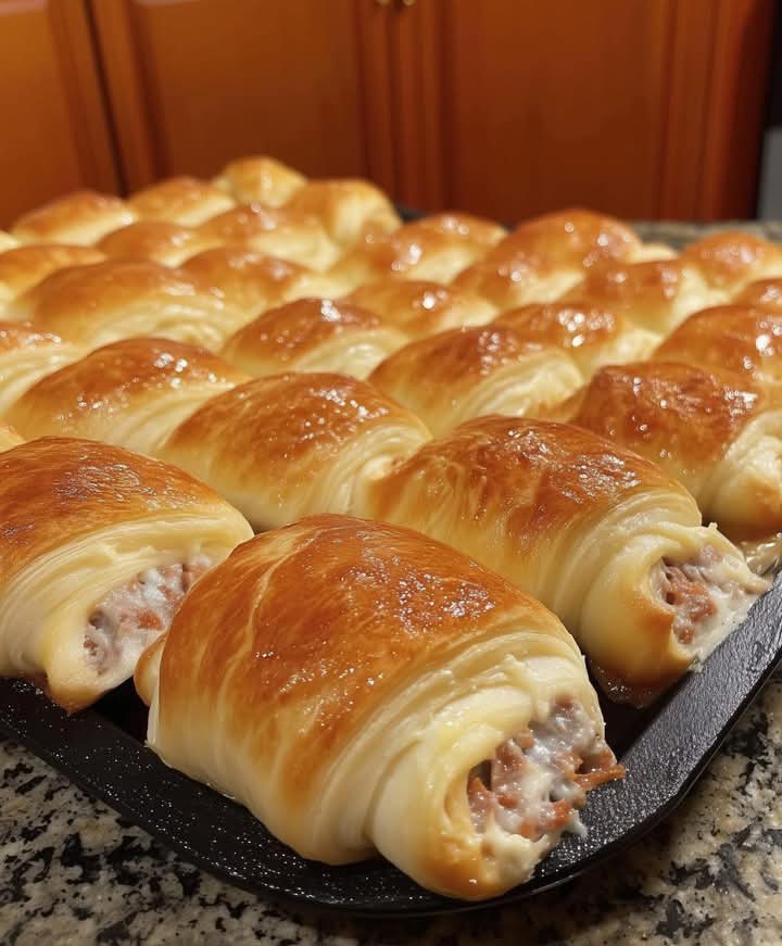 Homemade Sausage and Cheese Croissant Rolls - CYSSERO