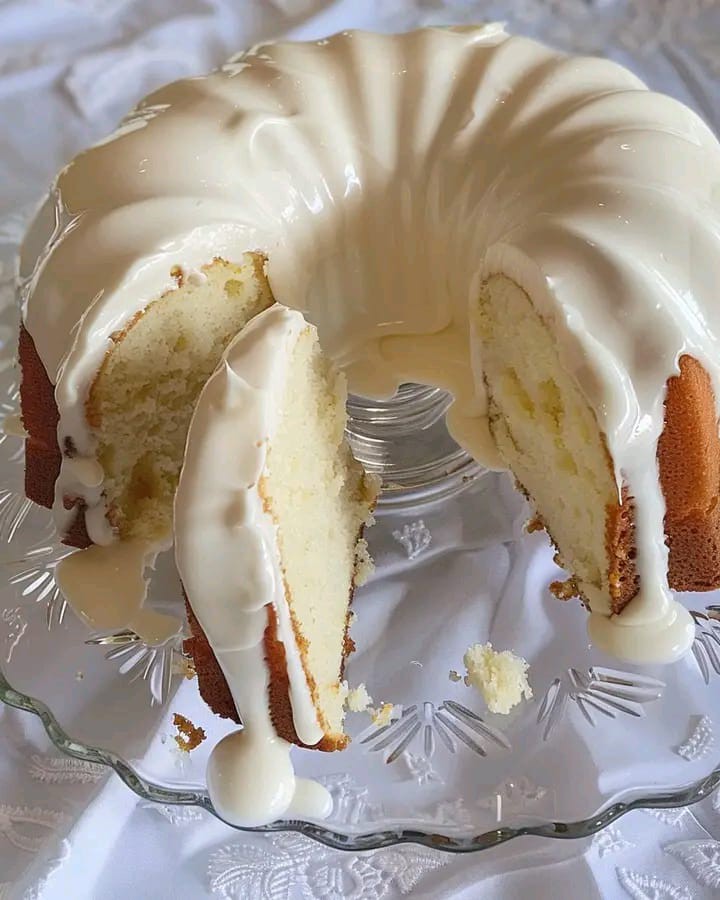 Moist Vanilla Bundt Cake with Creamy Glaze - CYSSERO