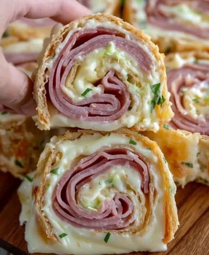 Ham and Cheese Puff Pastry Roll - CYSSERO