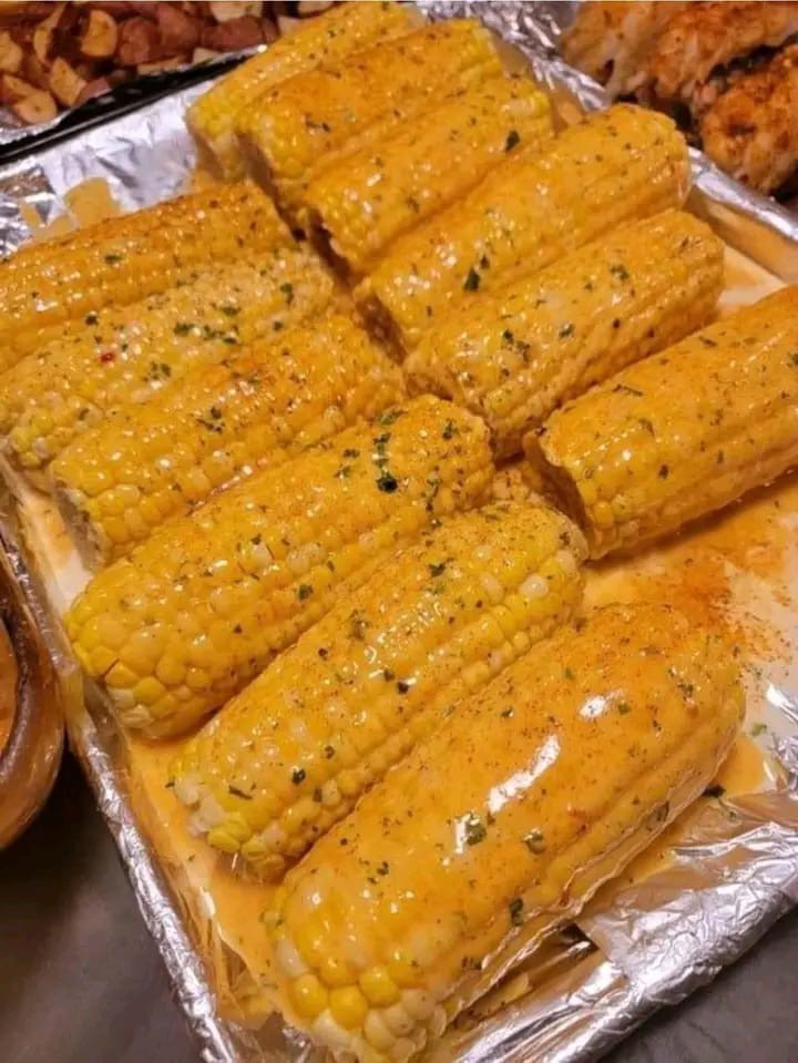 Oven-Baked Buttered Corn on the Cob - CYSSERO