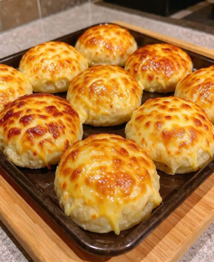Cheesy Stuffed Bread Buns - CYSSERO