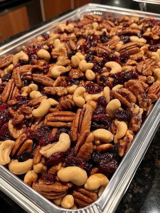 Sweet & Spiced Holiday Nut Mix - CYSSERO