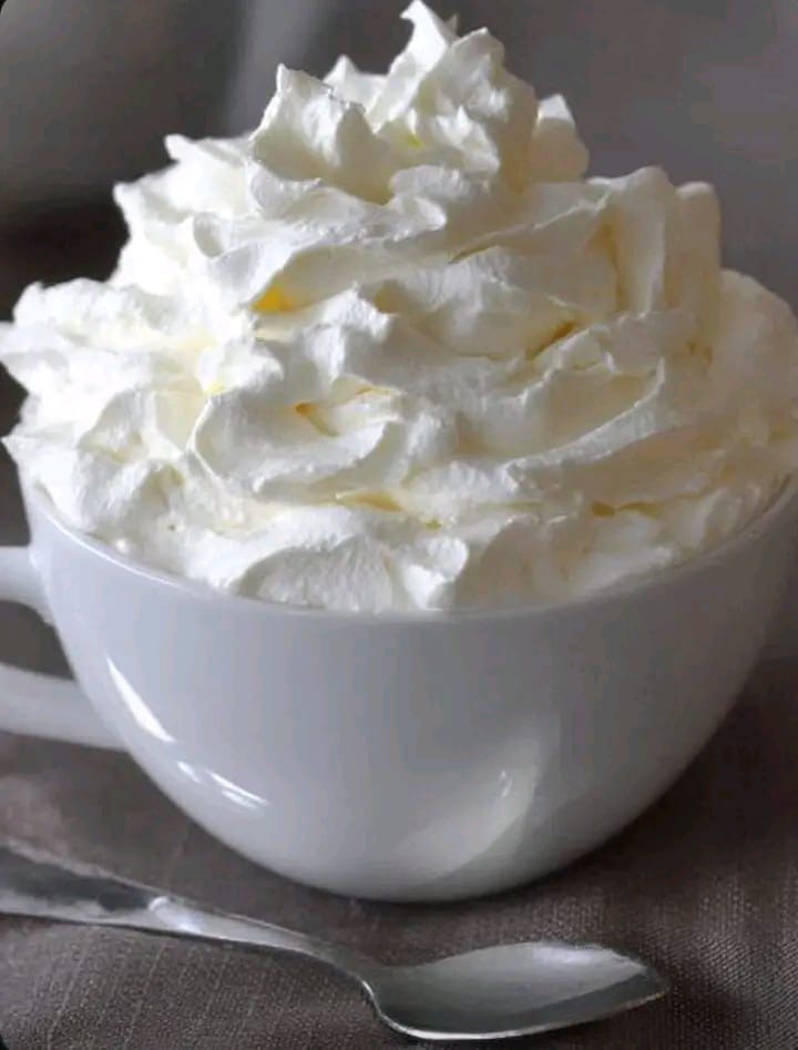 Homemade Whipped Cream - CYSSERO