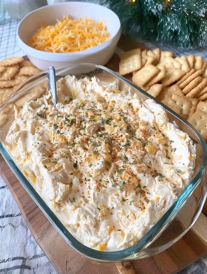 Creamy Cheddar Ranch Crack Dip - CYSSERO